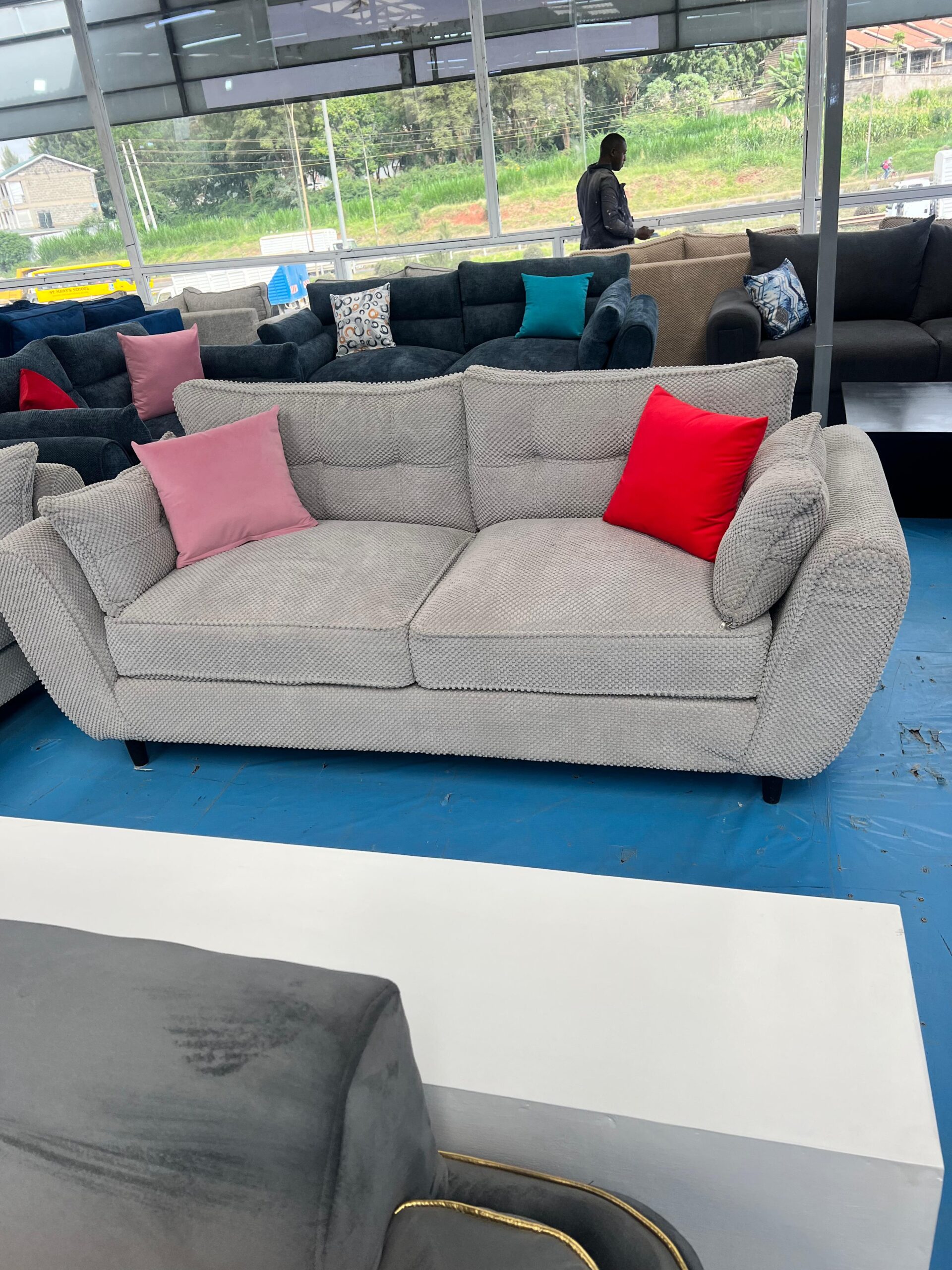 Modern 5-seater butterfly Sofa Design made with Plush Spring cushions ...